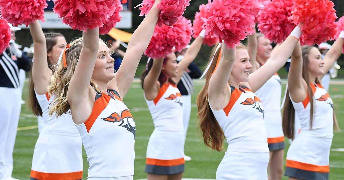 Pioneer Cheerleaders | Carroll University